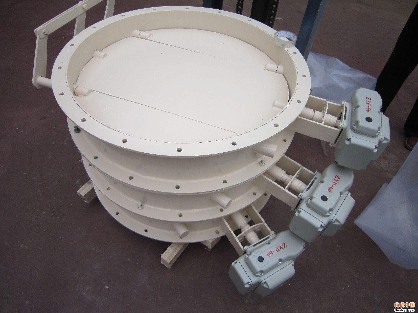 Marine pneumatic fire damper